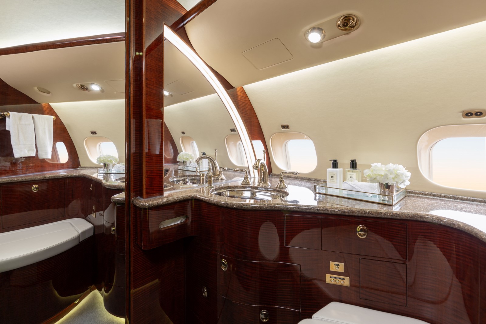 Bombardier Global Express XRS LX-GOL | Private Jet | Global Jet